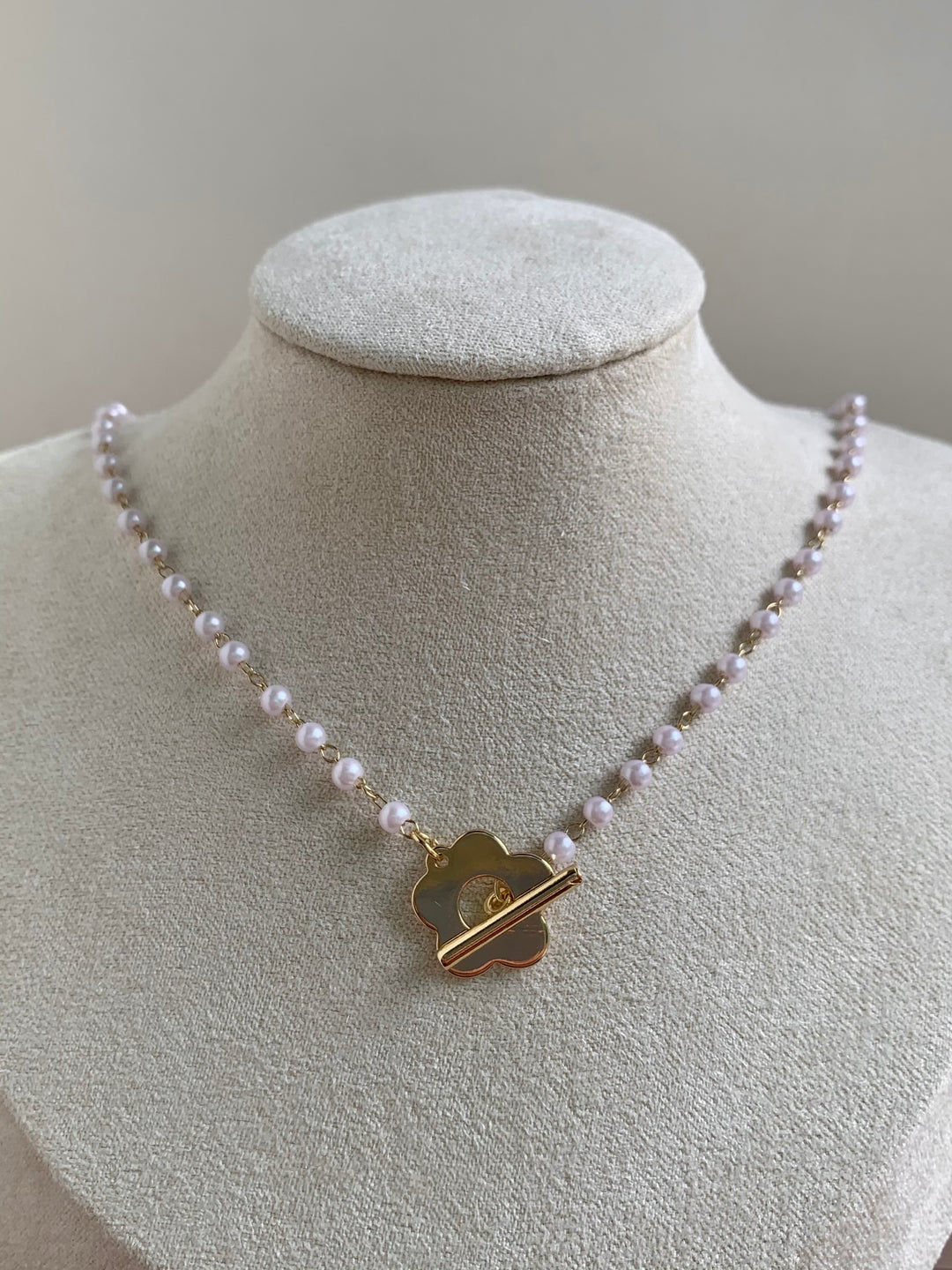 Pearl Necklace with Daisy Lock – Gabi The Label